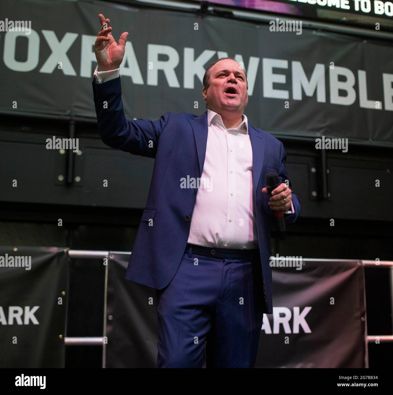 Shaun Williamson best known as Barry from Eastenders, sings Sweet ...