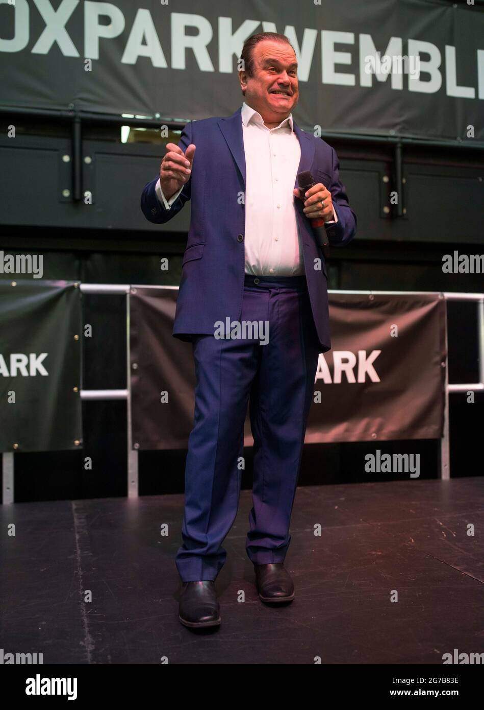 Shaun Williamson best known as Barry from Eastenders, sings Sweet ...