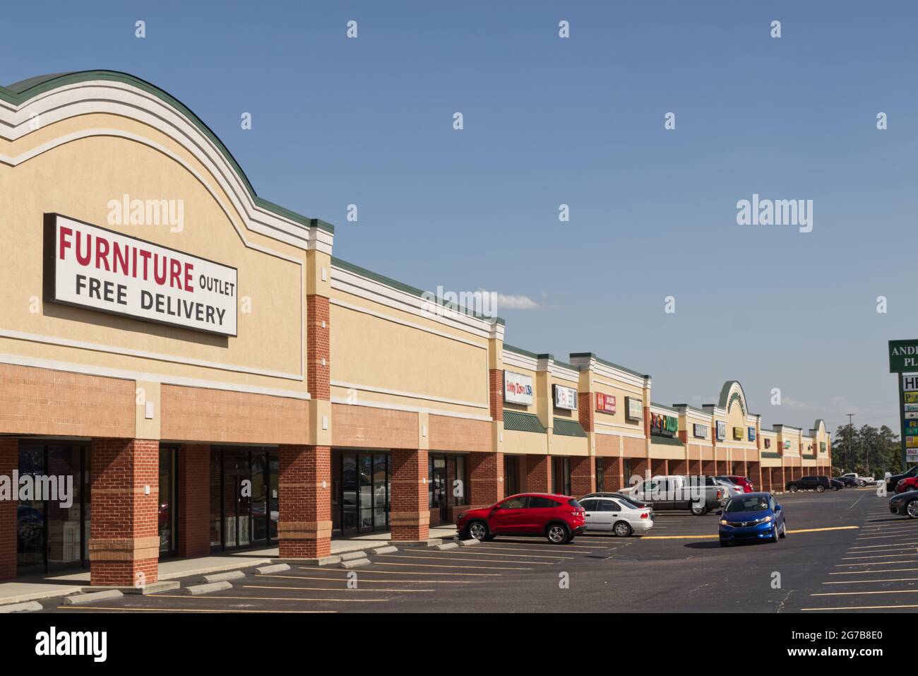 Augusta, Ga USA - 04 21 21: Close up Vintage retro stucco retail ...