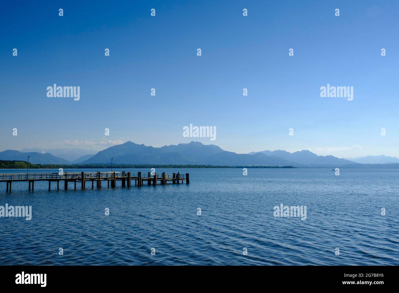 Chieming, lakeside promenade, Chiemsee, Chiemgau, Upper Bavaria ...
