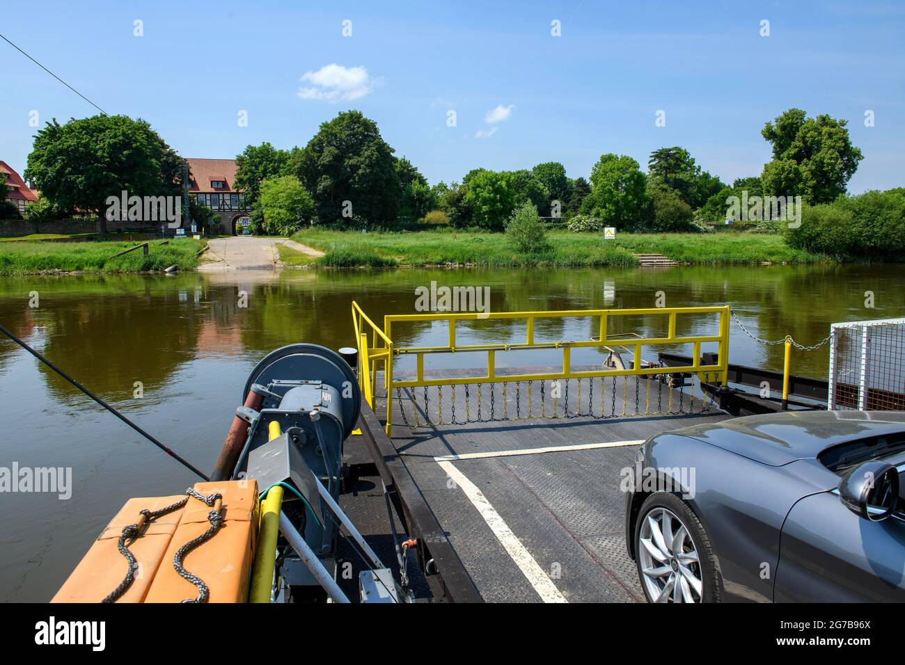 Yaw rope ferry across Weser, Weser ferry, Grohnde, Frenke, Lower Saxony ...