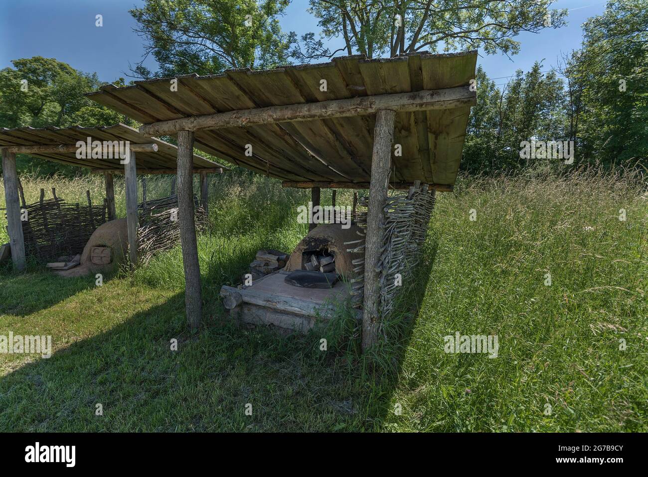 Clay oven hi-res stock photography and images - Alamy