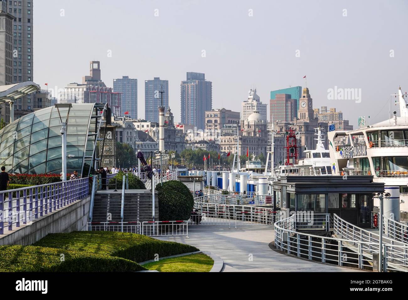 Boat pier on the Huangpu River, rear Waitan Residential District ...