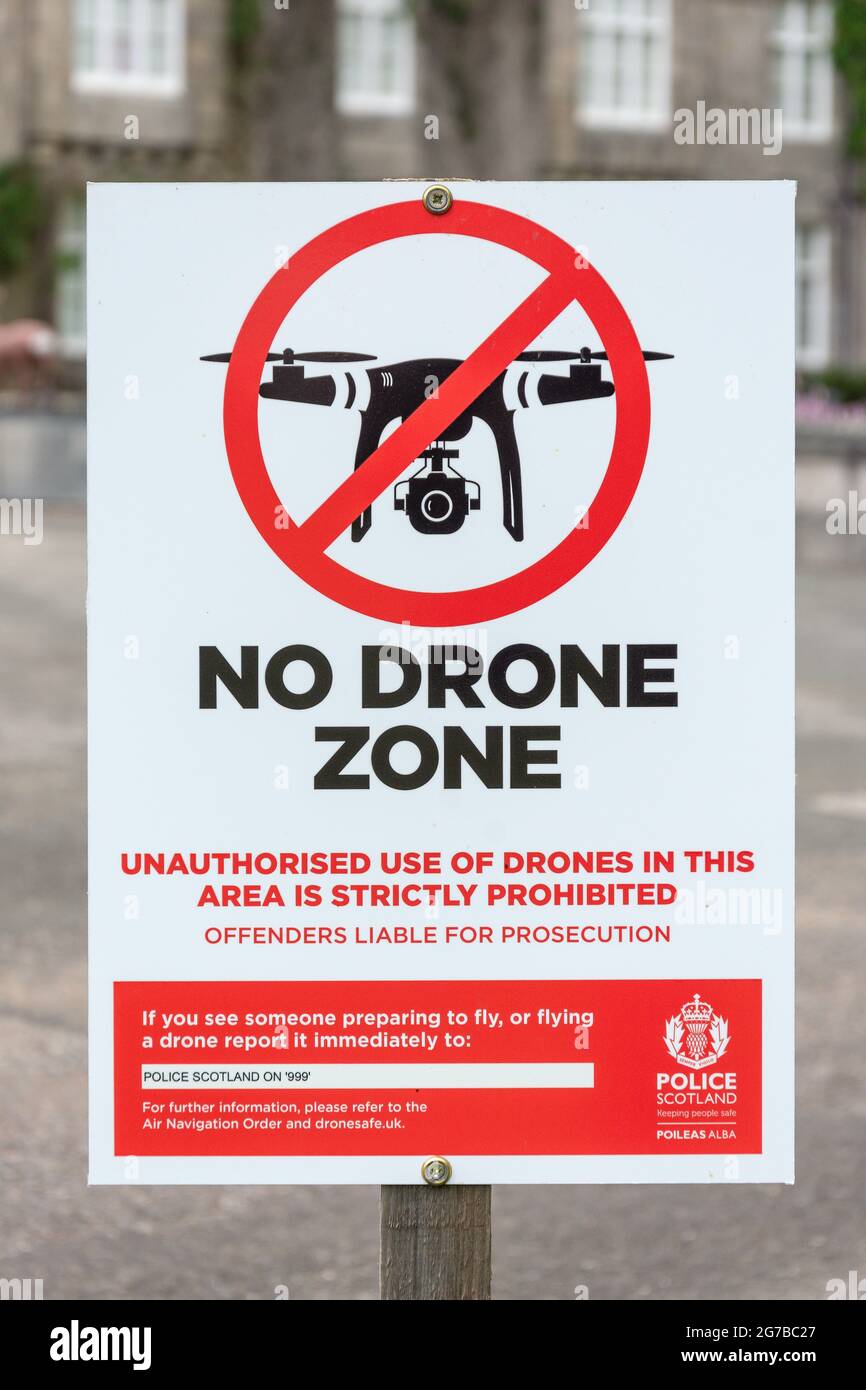 No drone zone sign hi res stock photography and images Alamy