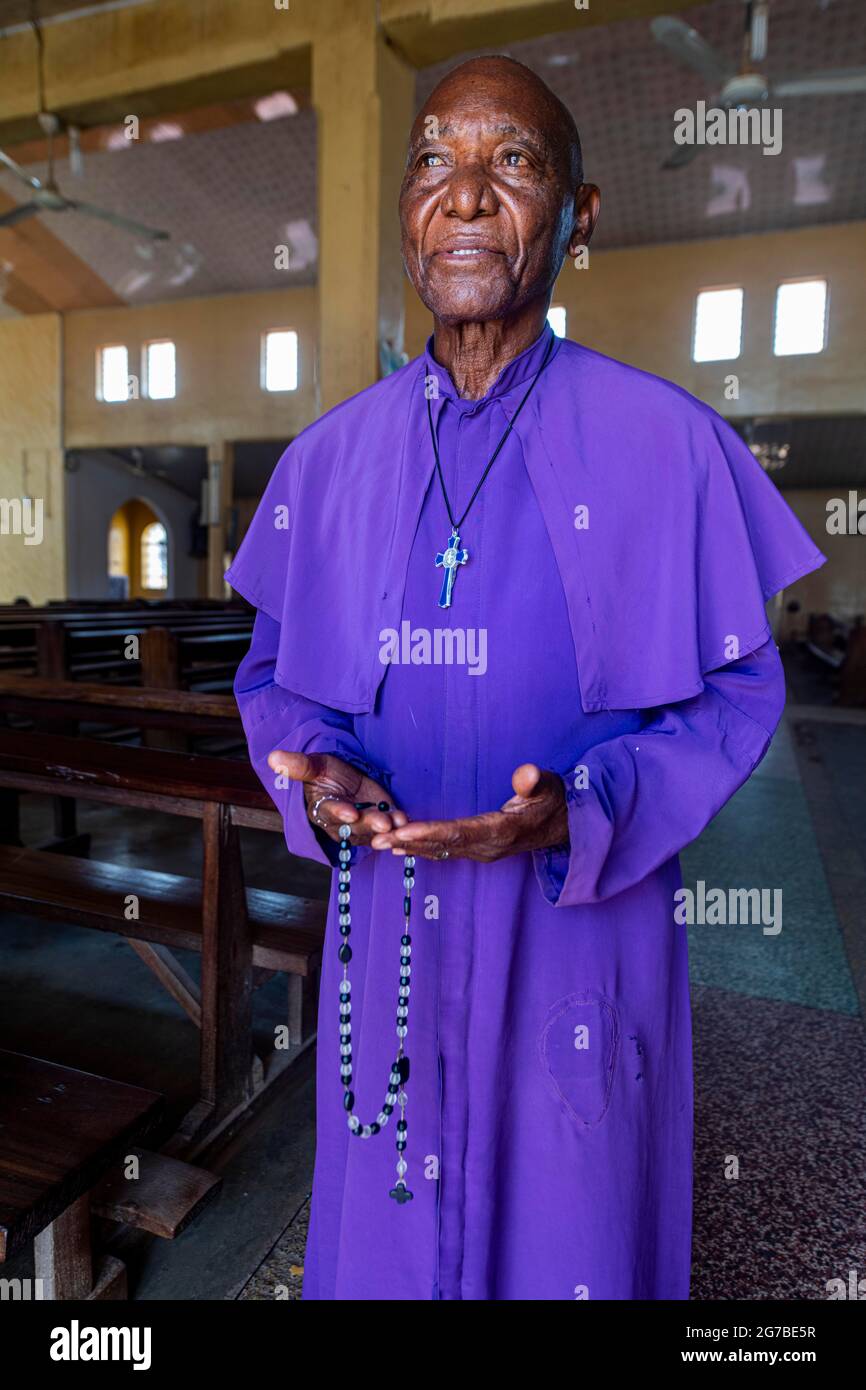 Priest in the Cathedral of our Lady of Fatima, Jos, eastern Nigeria ...