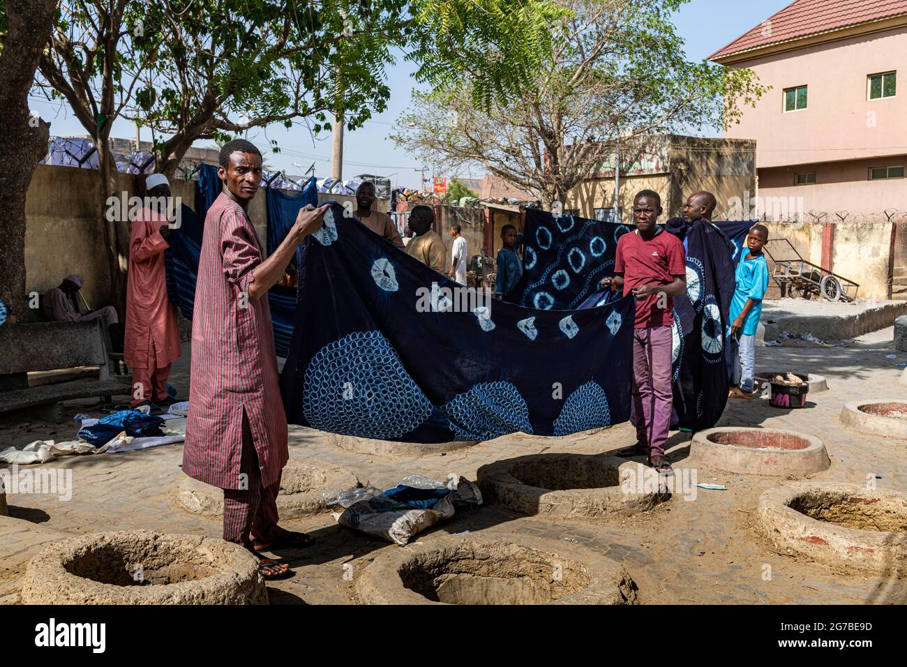 Indigo dyeing hi-res stock photography and images - Alamy