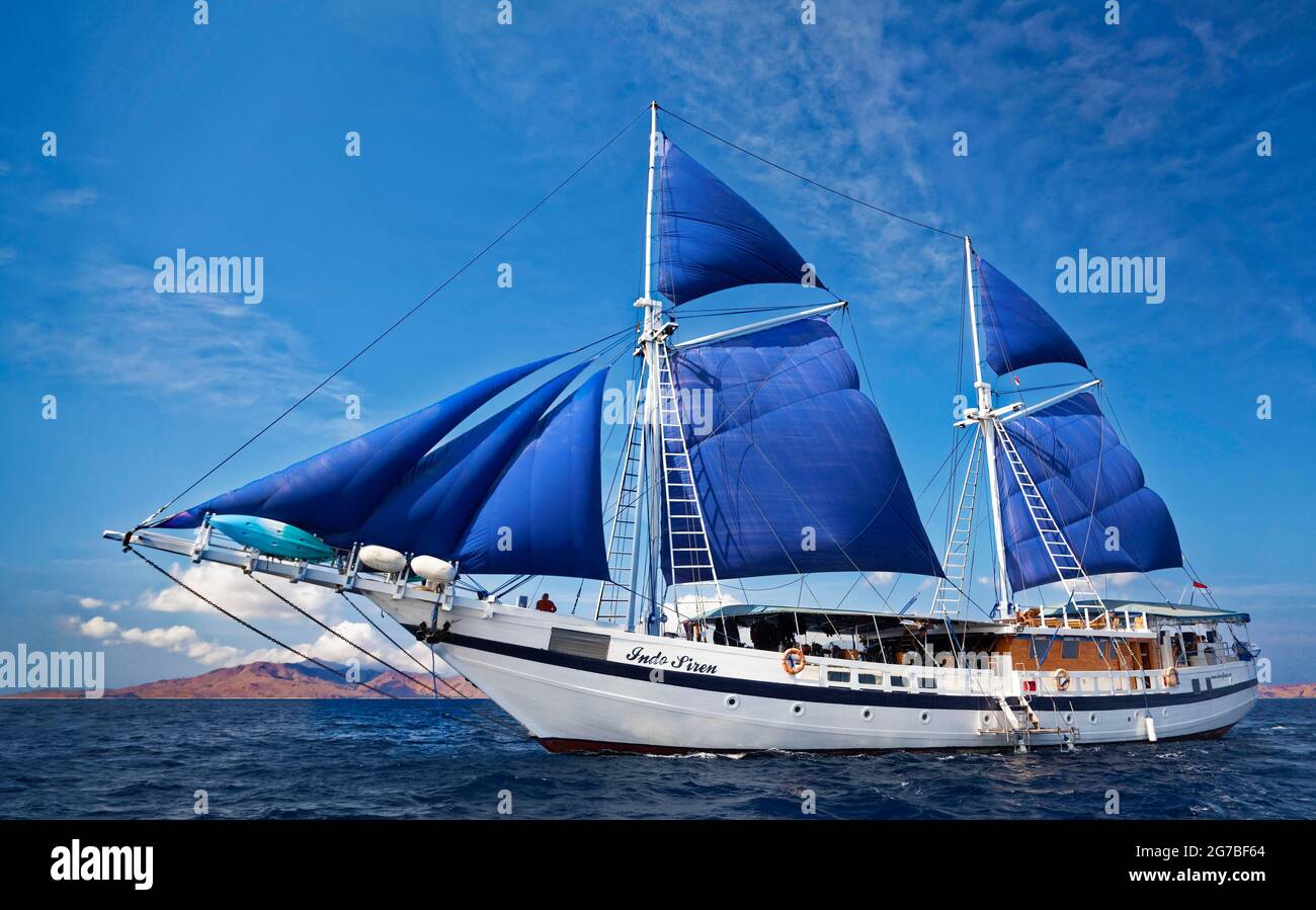 Sailing schooner S/Y Indo Siren, dive boat, liveaboard, under sail ...