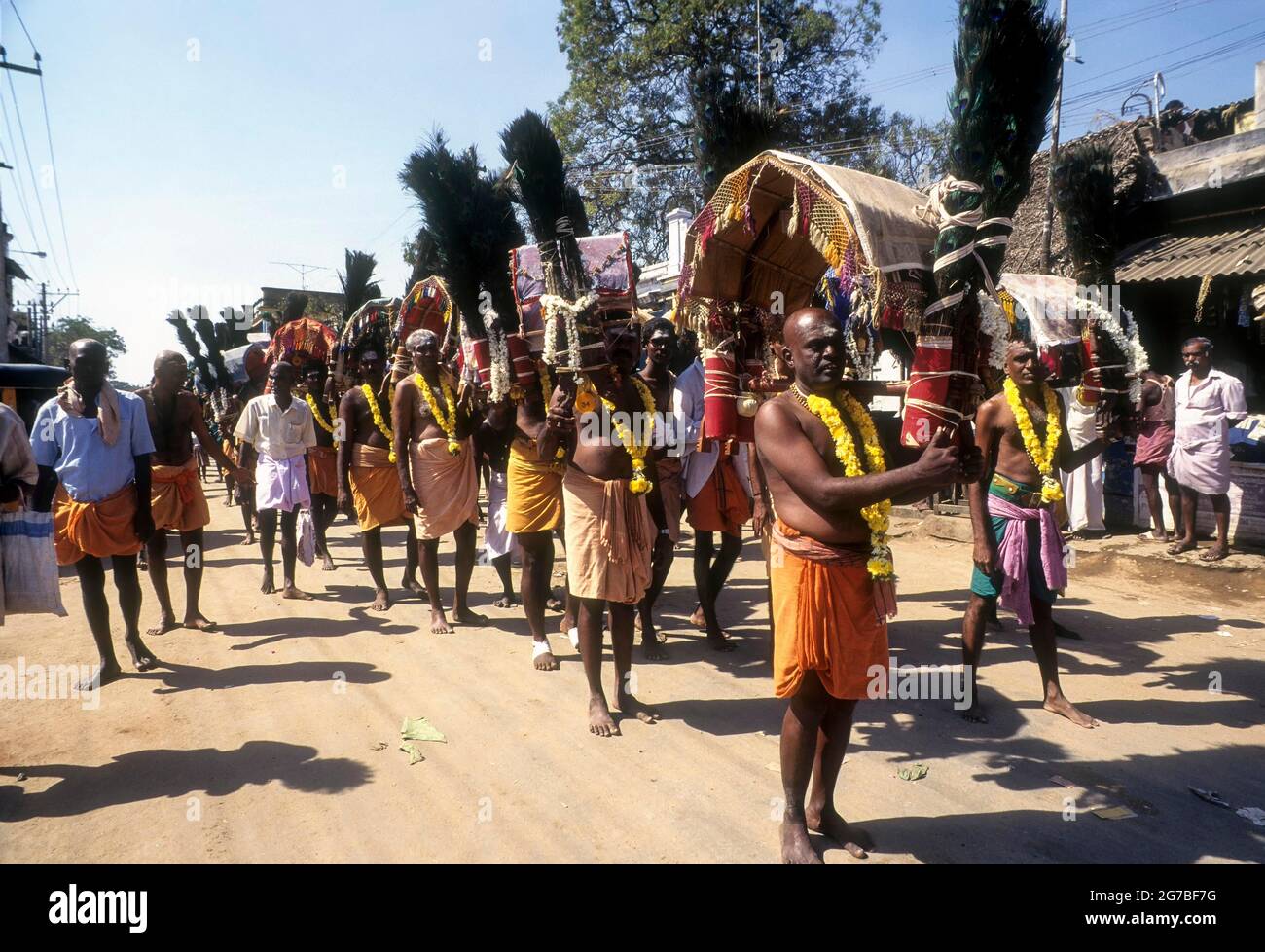 India kavadi festival hi-res stock photography and images - Alamy