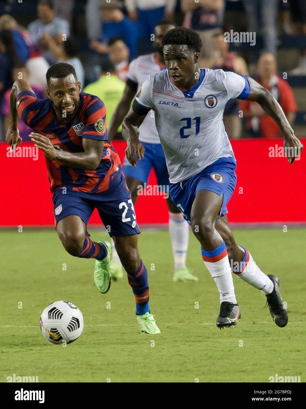 Kellynacosta hi-res stock photography and images - Alamy