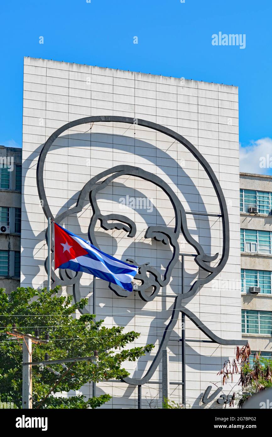 Cuban monuments hi-res stock photography and images - Alamy