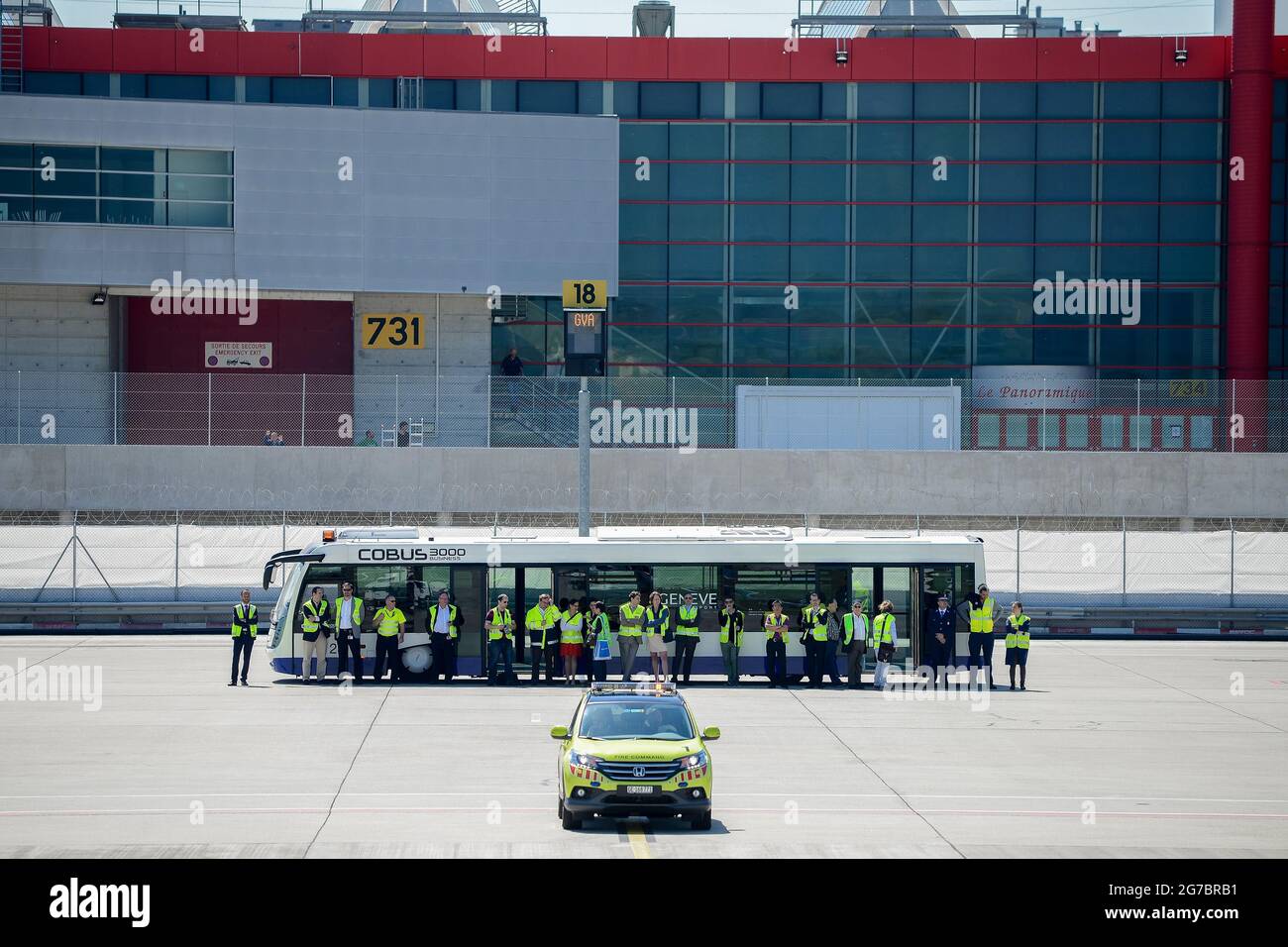 Transportation transport fly drive hi-res stock photography and images ...