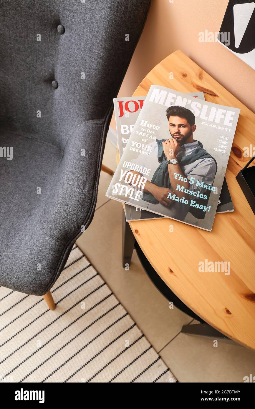 Magazines on floor hi-res stock photography and images - Alamy