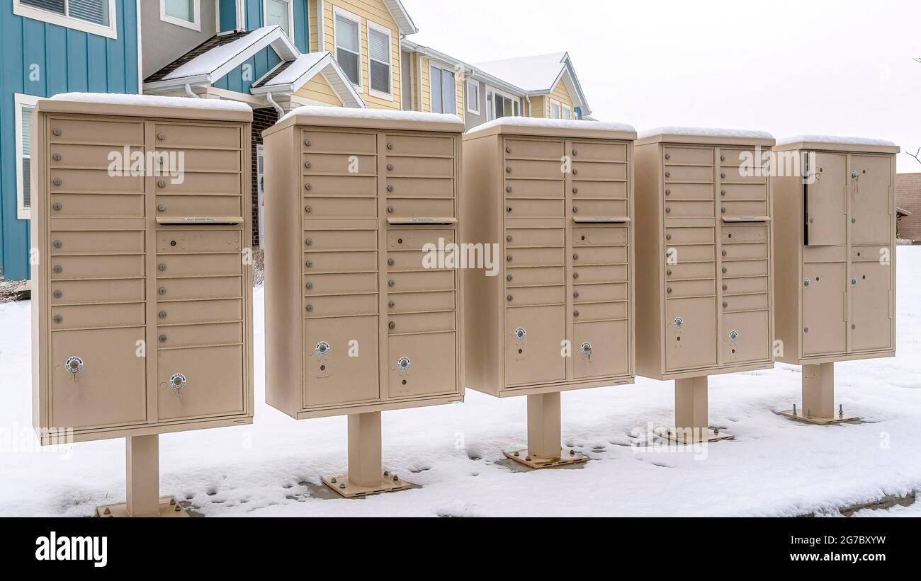 Street side residential mailboxes hi-res stock photography and images ...