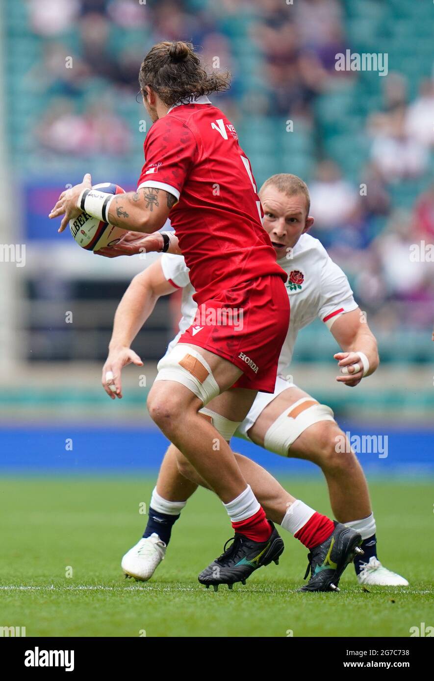 Sam underhill tackle hi-res stock photography and images - Alamy