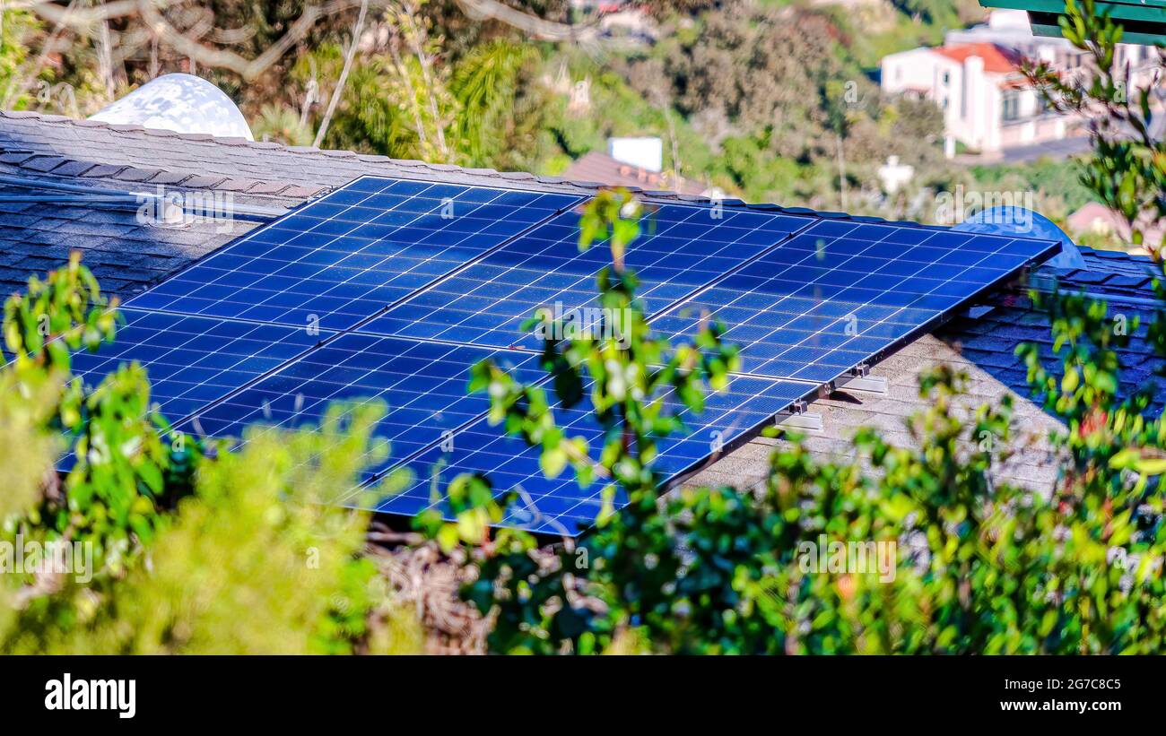 Solar panel house california hi-res stock photography and images - Alamy