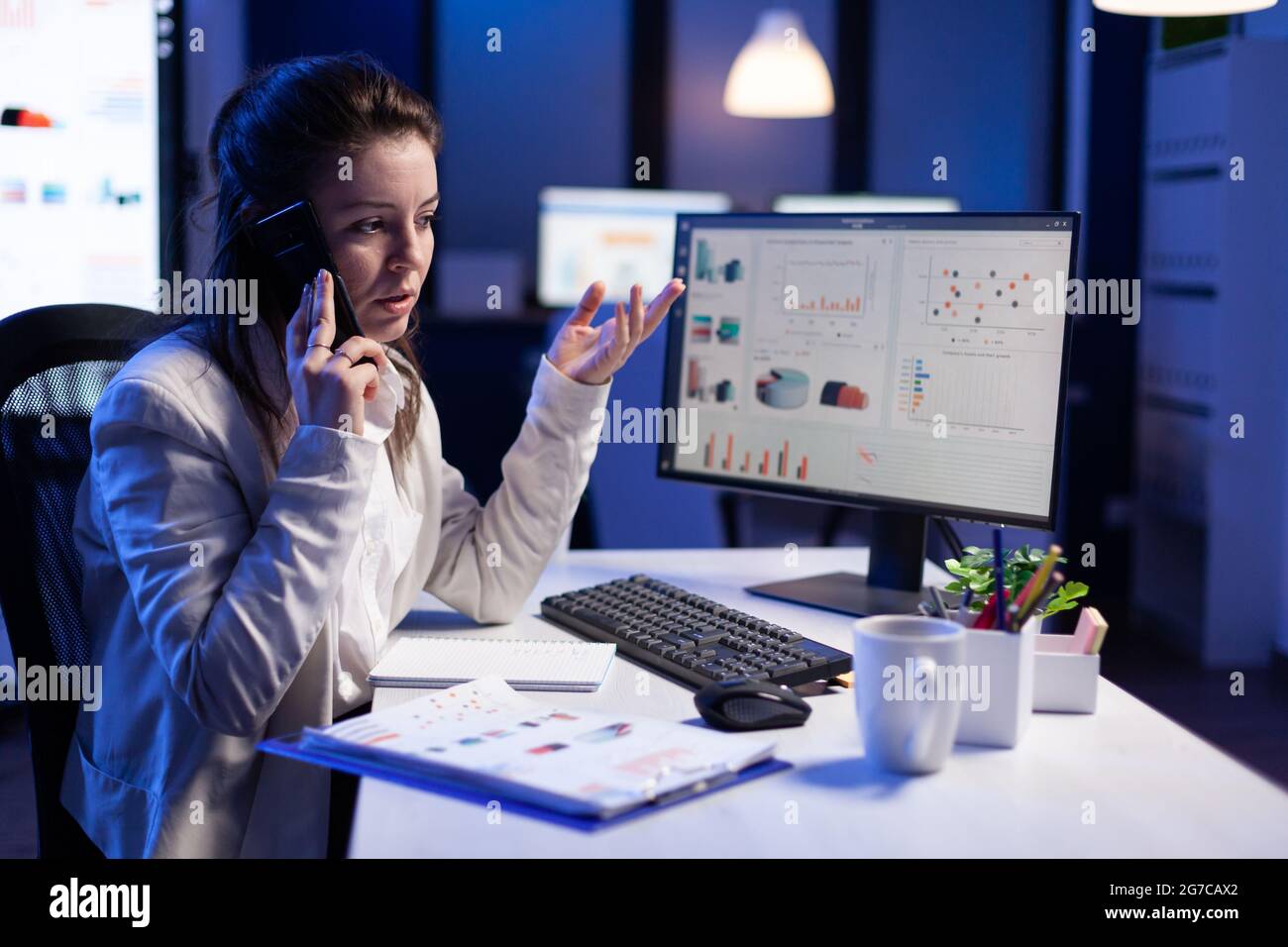 Woman overwhelmed work deadlines hi-res stock photography and images ...