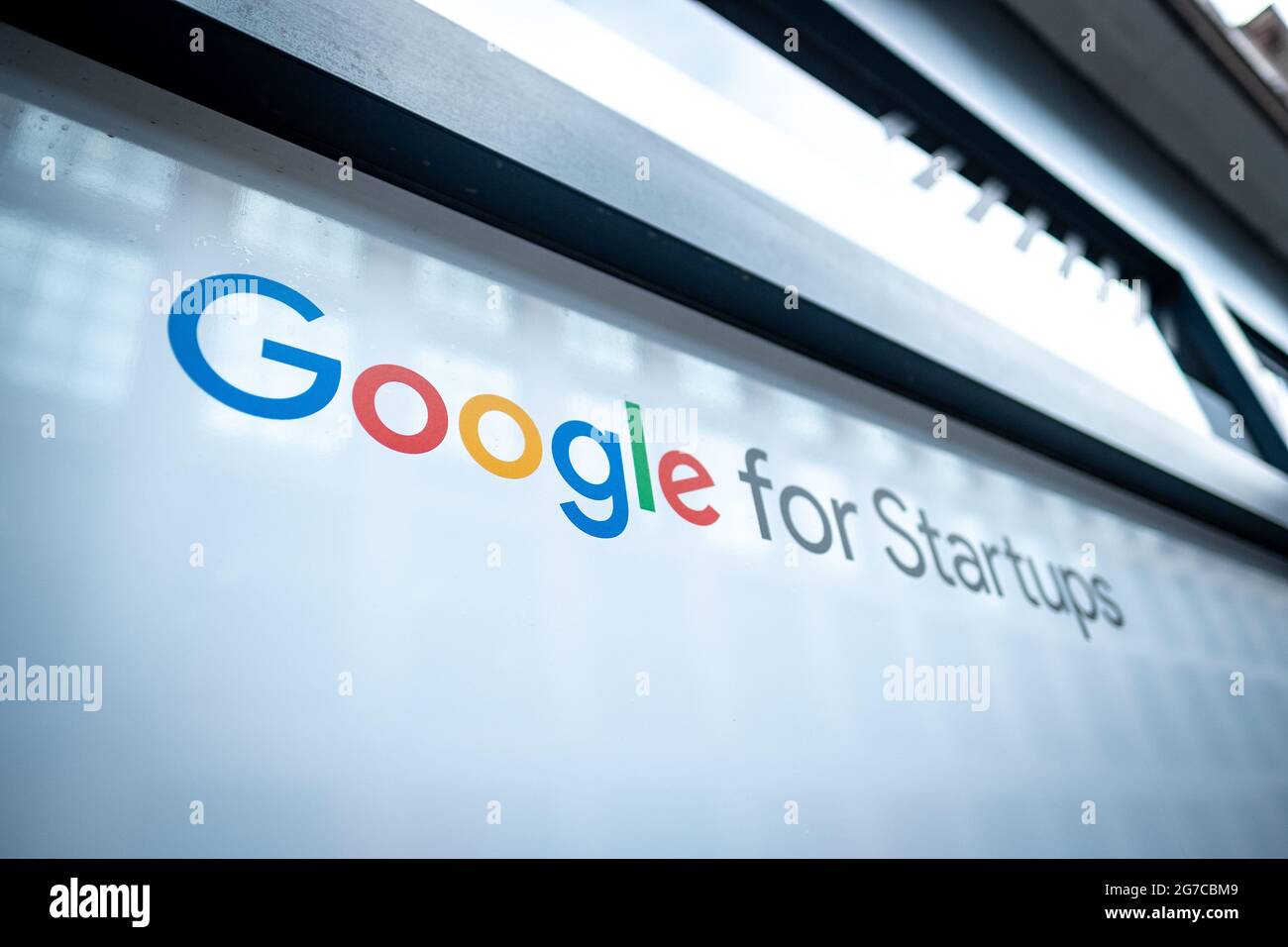 Google for startups hi-res stock photography and images - Alamy