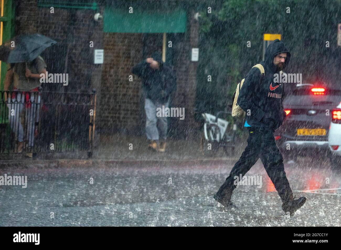 Pic shows: Highgate North London lightning thunder storms and ...