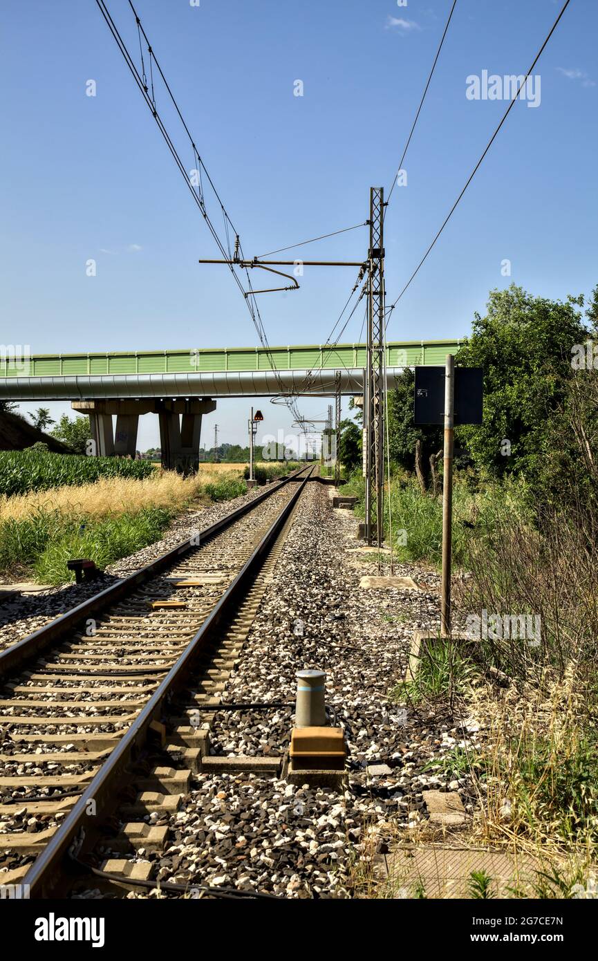 Railroad track panorama hi-res stock photography and images - Alamy
