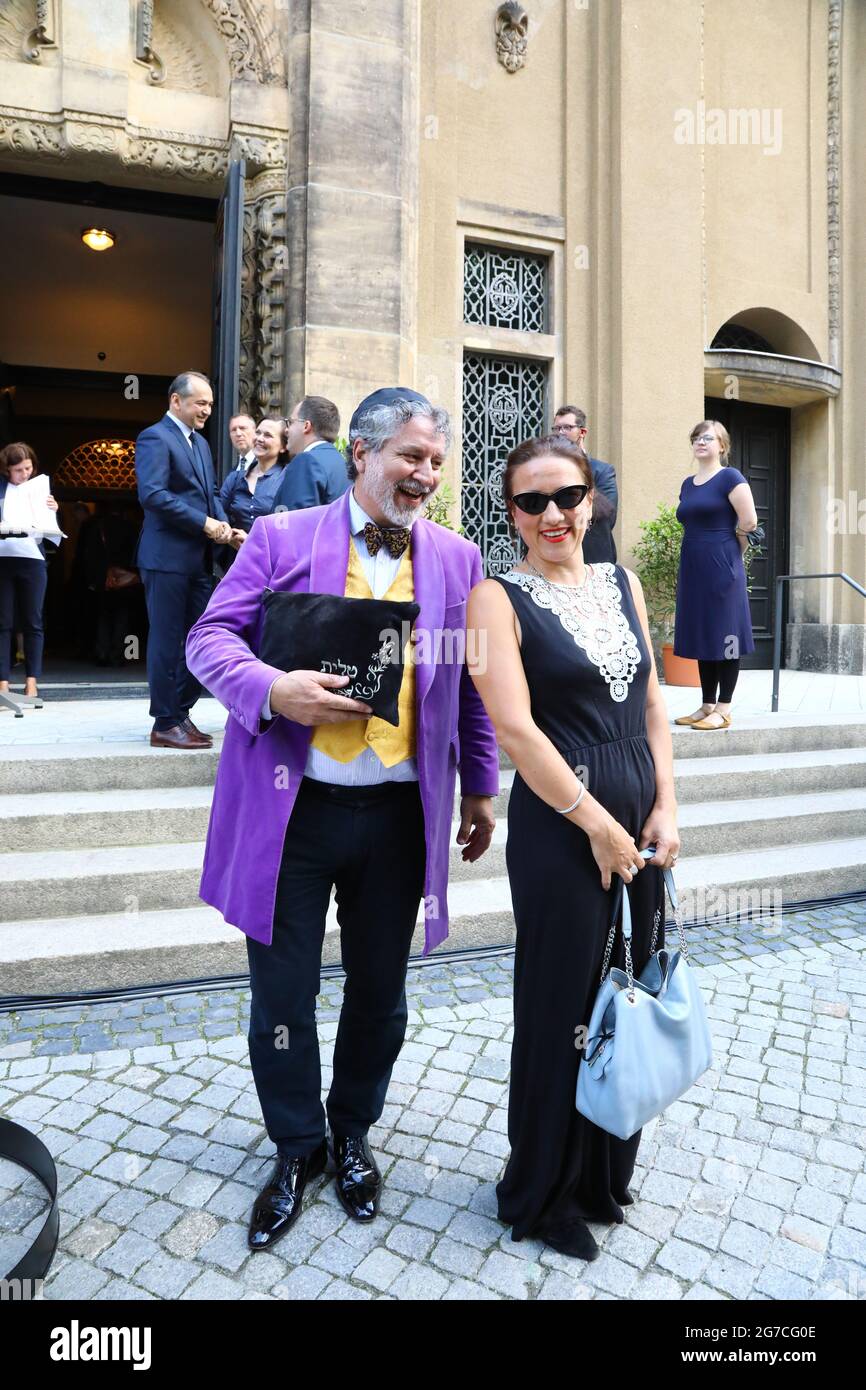 Alex Jacobowitz und Karolina Trybala bei der feierlichen Eröffnung des ...