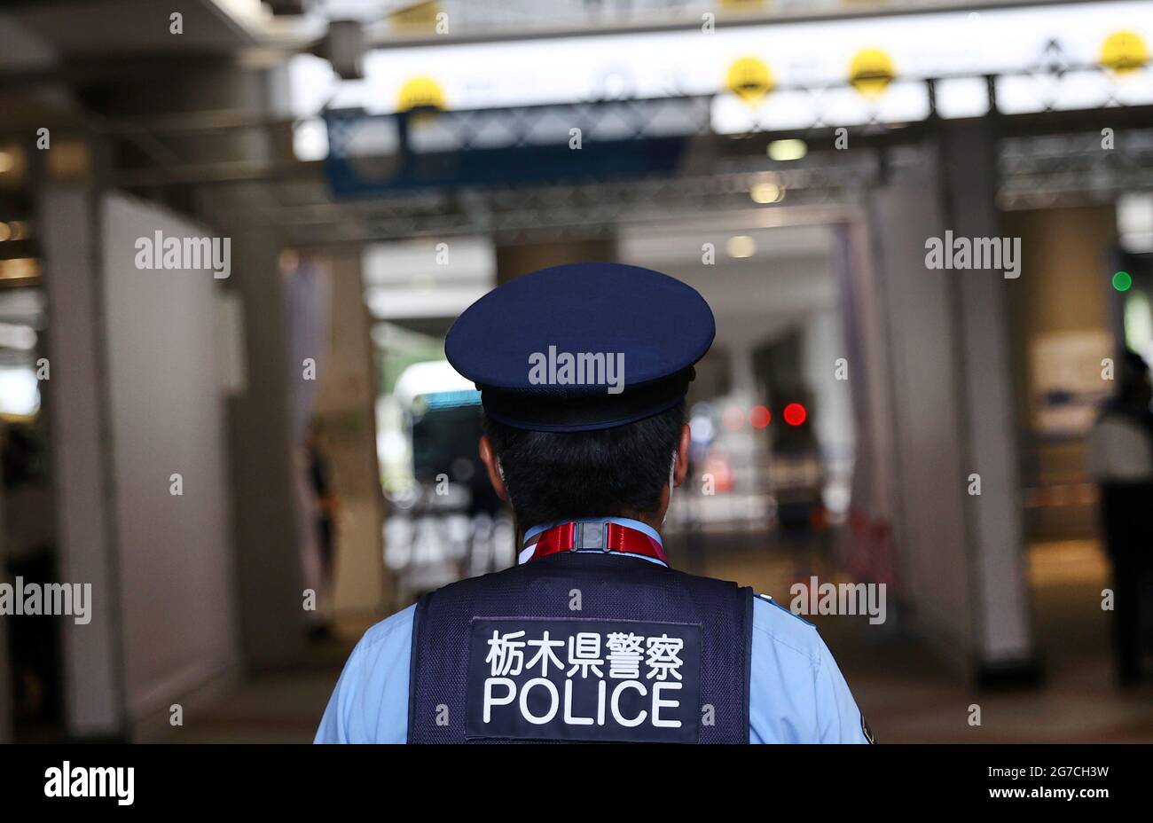 Japanese Police Officer In Tokyo High Resolution Stock Photography and ...