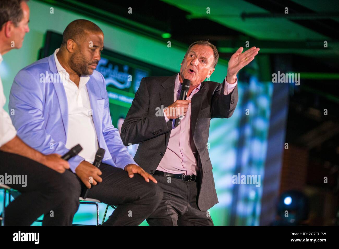 Jeff Stelling interviews former Liverpool players John Barnes and Phil ...