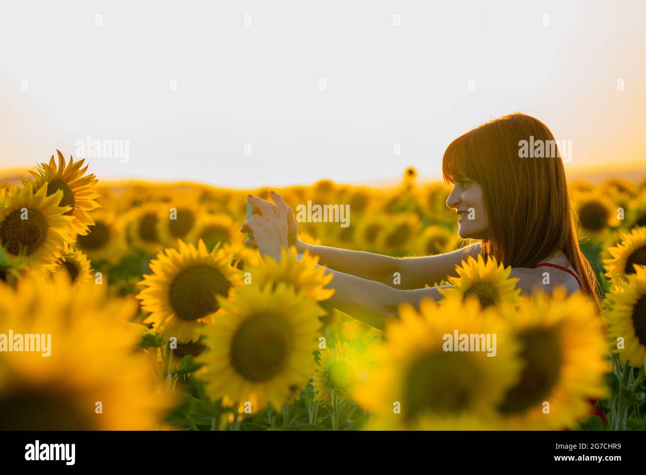 Woman taking photo model hi-res stock photography and images - Alamy