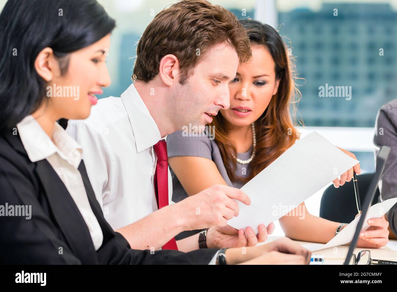 Man woman reading business reports hi-res stock photography and images ...