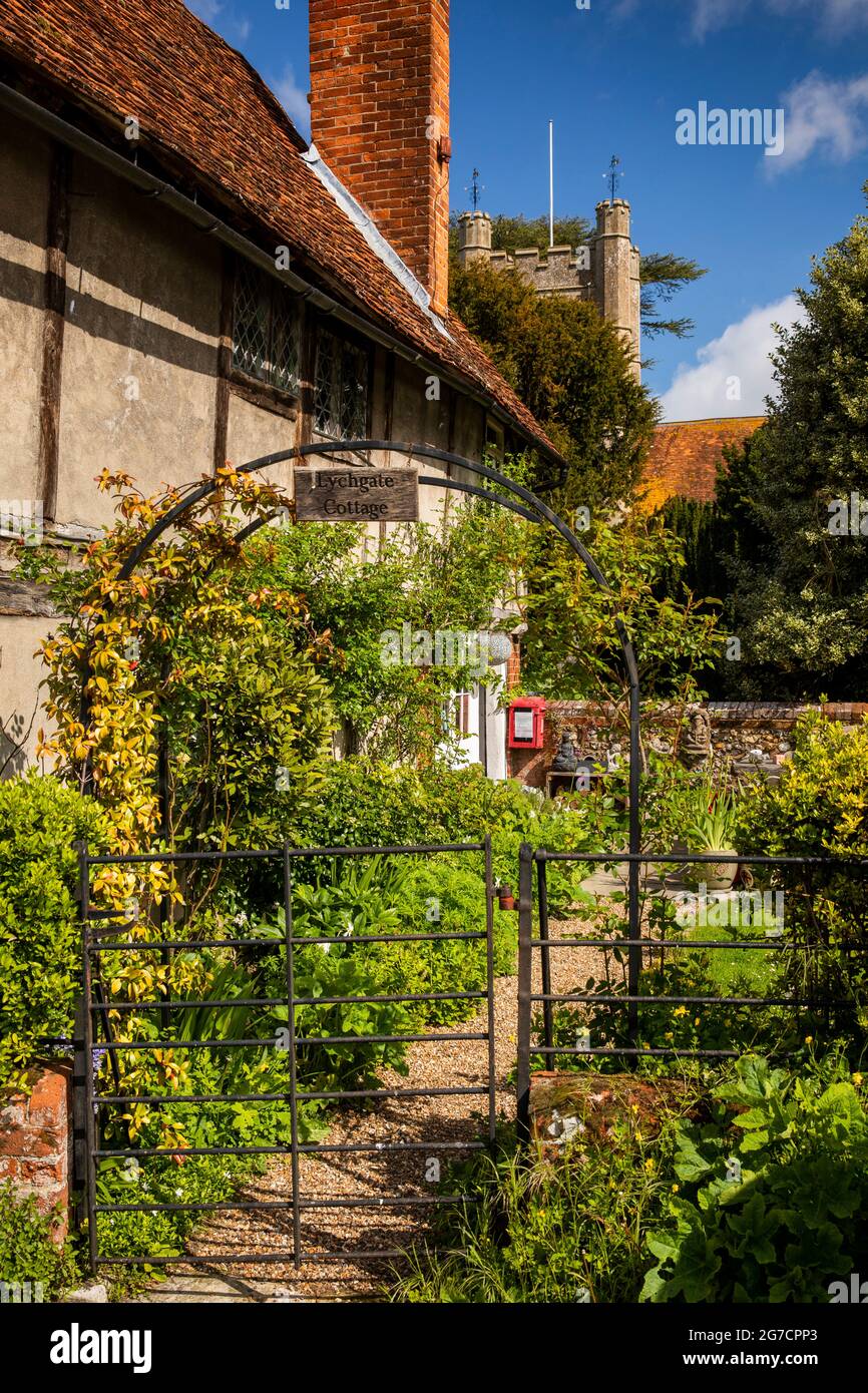 UK, England, Buckinghamshire, Hambleden Valley, Hambeden village ...