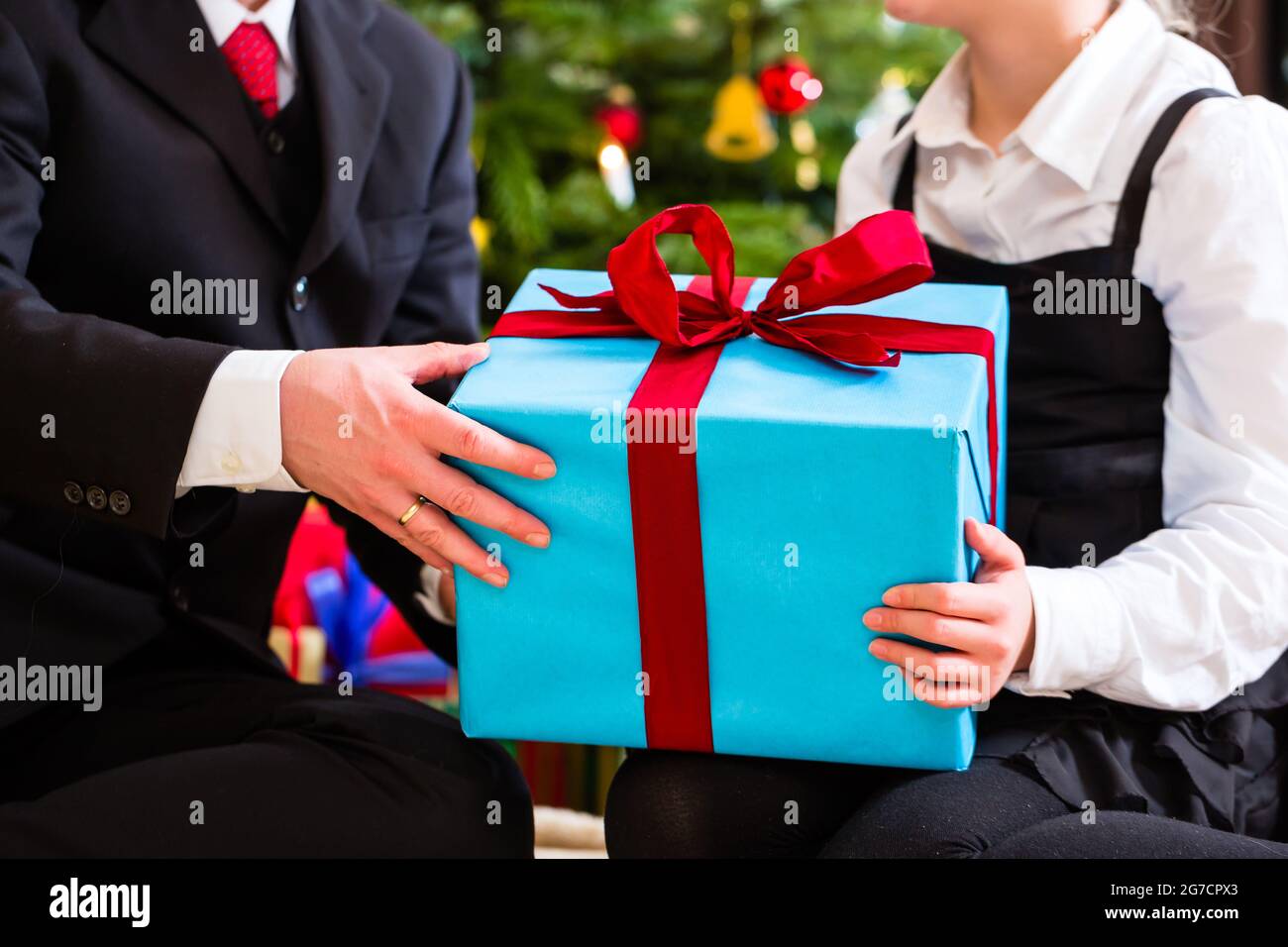 Giving presents hi-res stock photography and images - Alamy