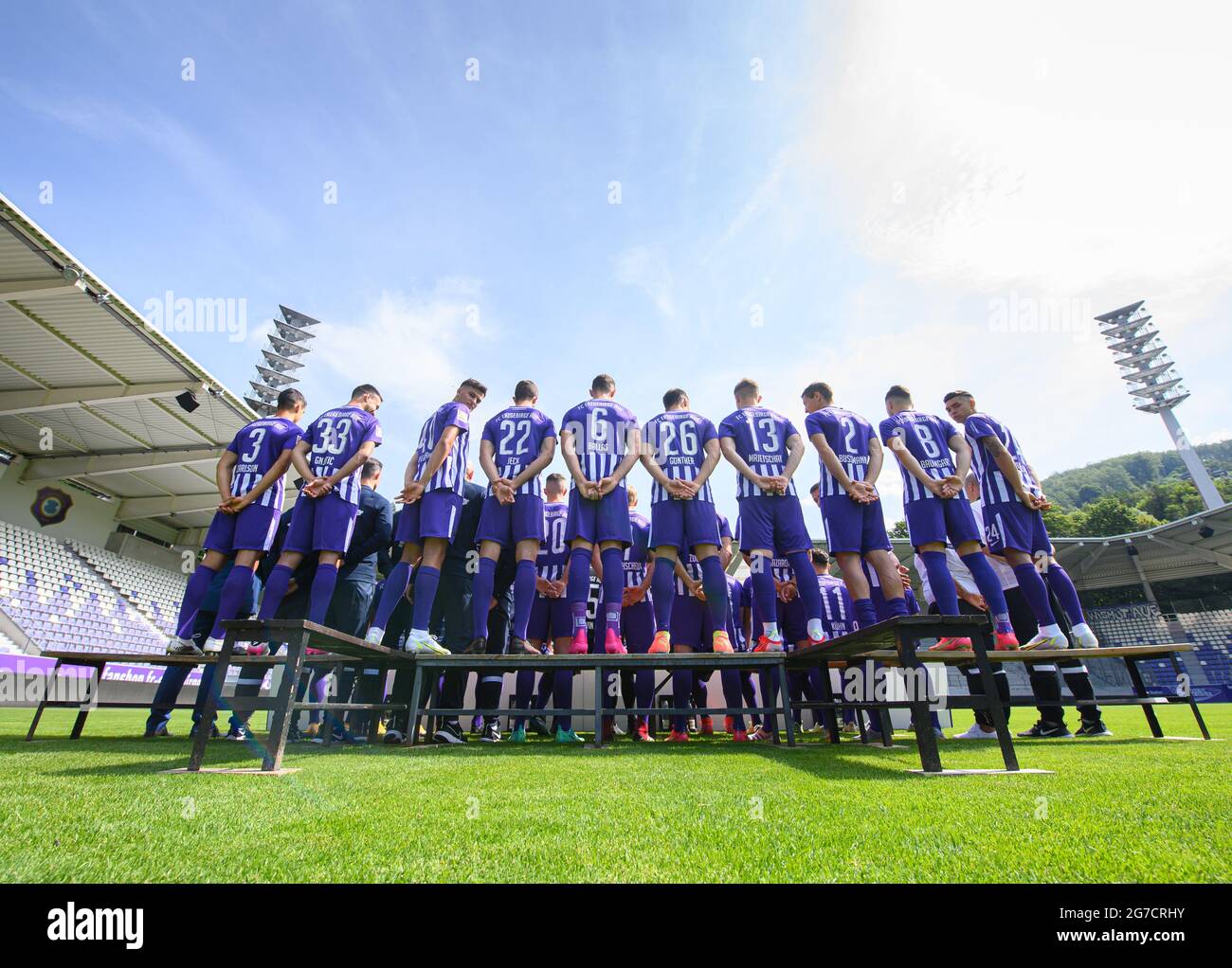 Team benches hi-res stock photography and images - Alamy
