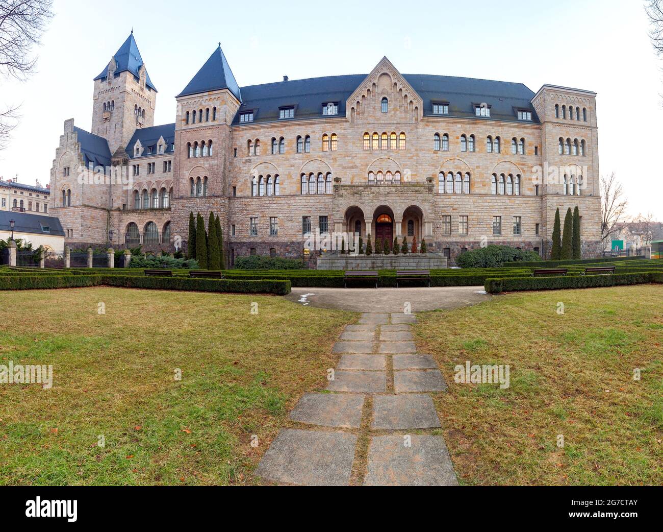 Beautiful old stone building hi-res stock photography and images - Alamy