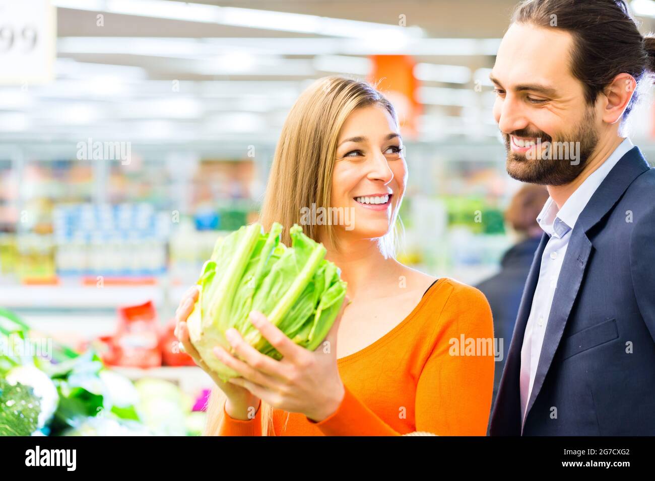 Selecting vegetables hi-res stock photography and images - Alamy