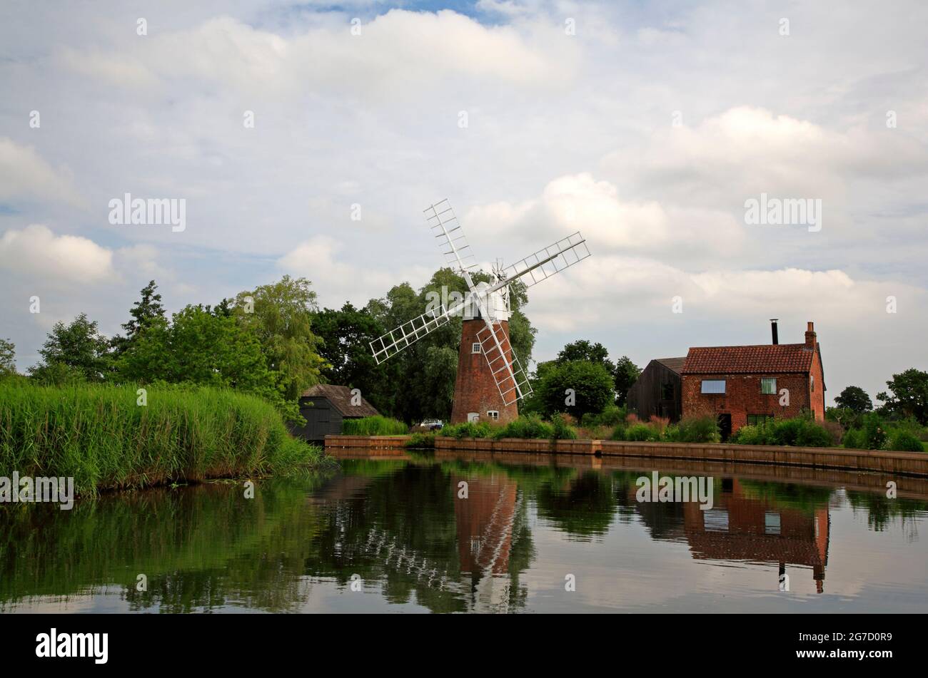 Mill keepers cottage hi-res stock photography and images - Alamy