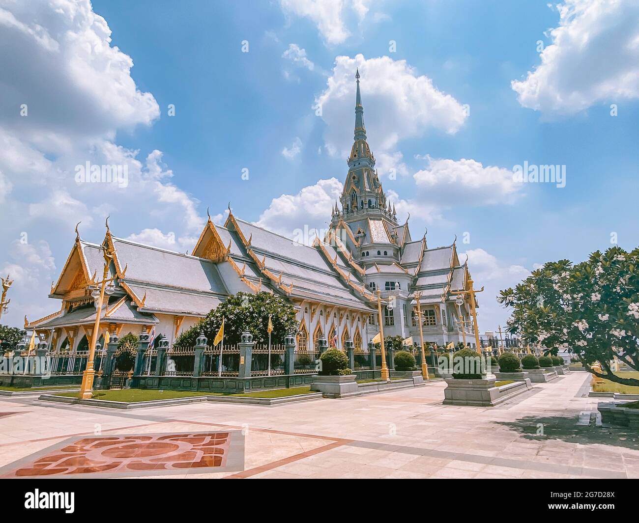 Wat Sothon Wararam Worawihan in Chachoengsao, Thailand Stock Photo - Alamy