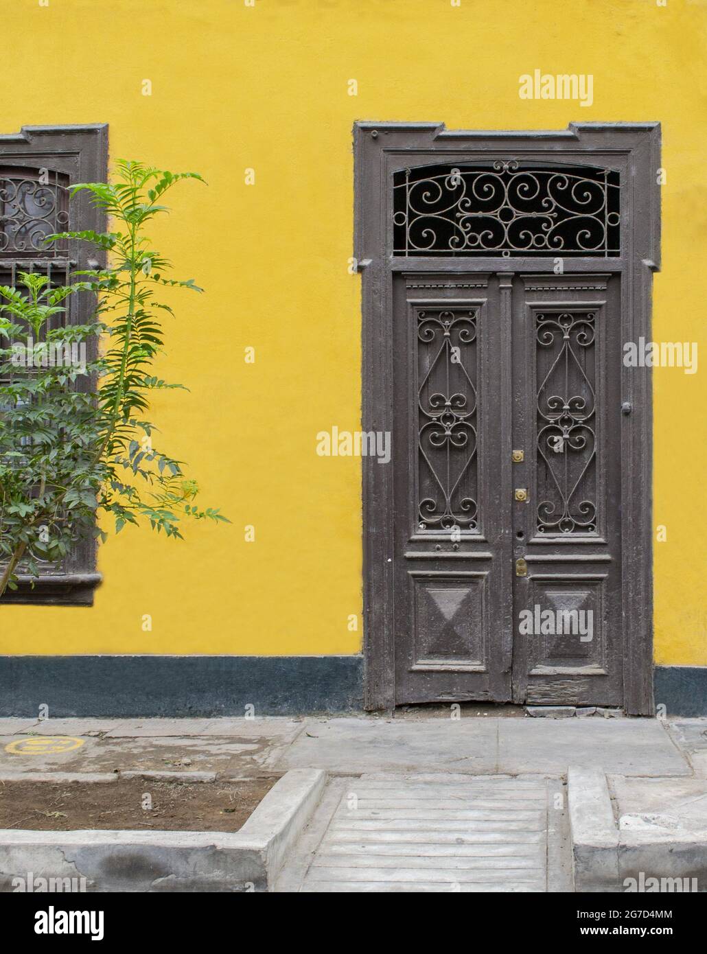 Ancient, vintage, colonial style door Stock Photo - Alamy