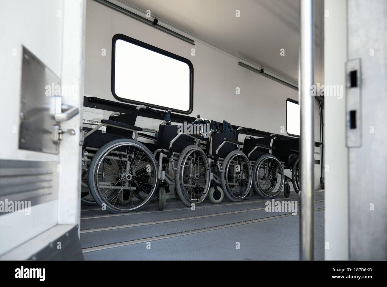 Ambulift hi-res stock photography and images - Alamy