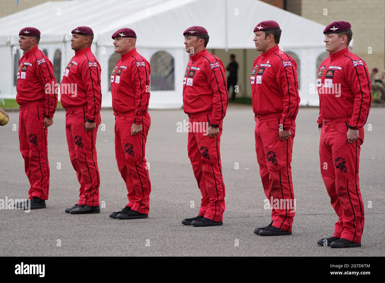 Members parachute regiments red devils hi-res stock photography and ...