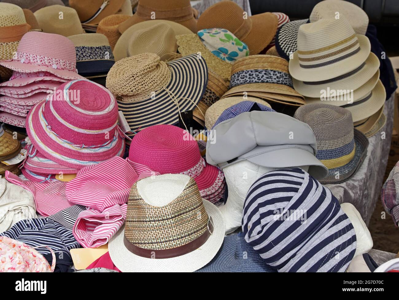 Shop with colorful hats Stock Photo - Alamy