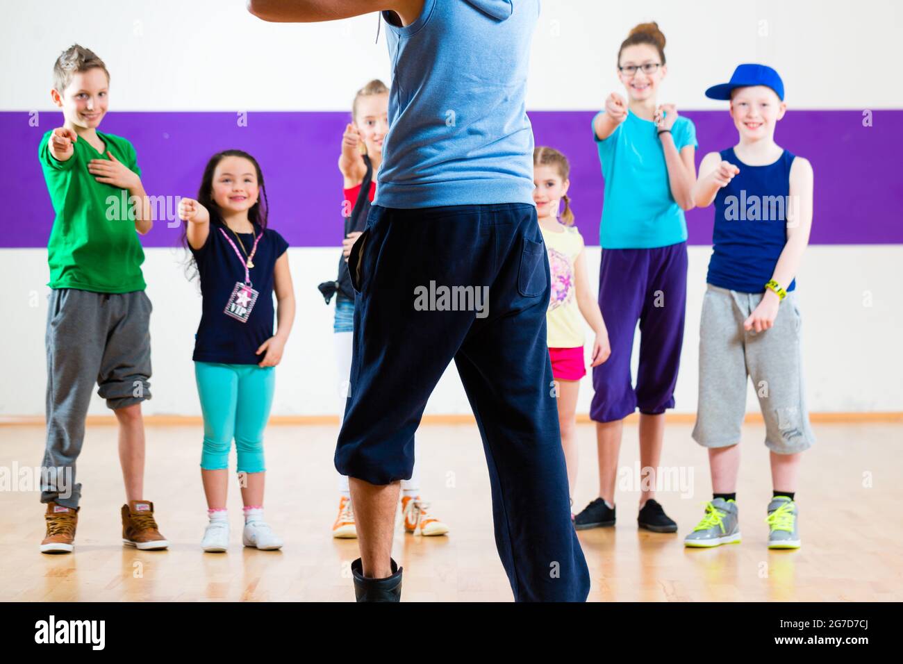 Children dance group gym hi-res stock photography and images - Alamy