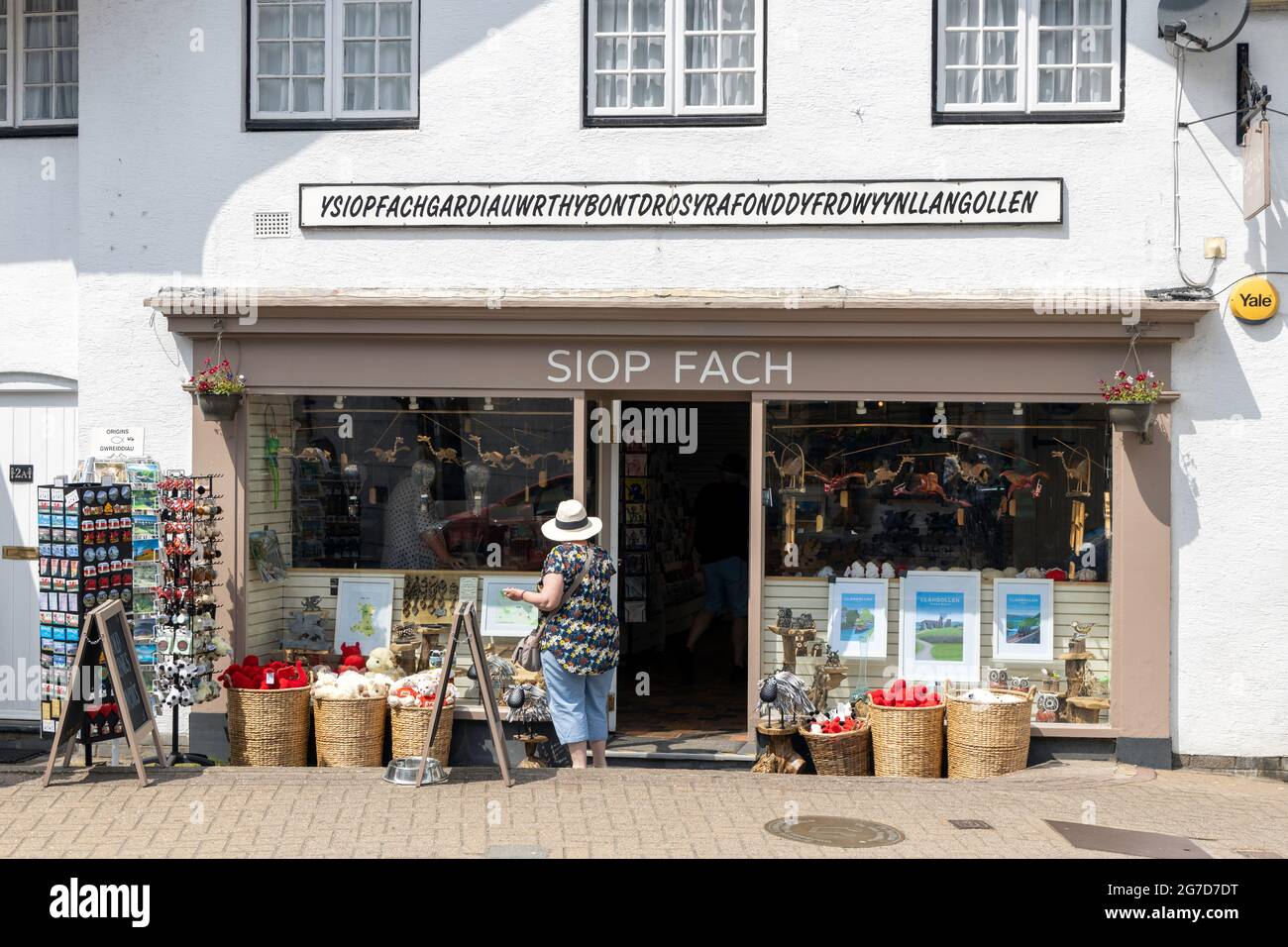 Gift shop in Llangollen with long name Stock Photo - Alamy