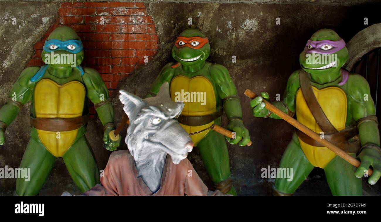 Teenage mutant turtles cartoon hi-res stock photography and images - Alamy