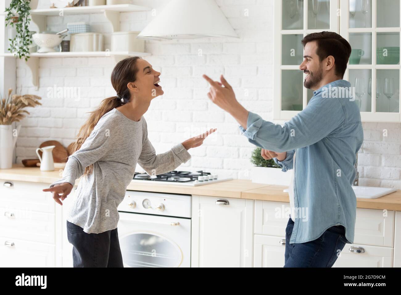 Sing and dance hi-res stock photography and images - Alamy