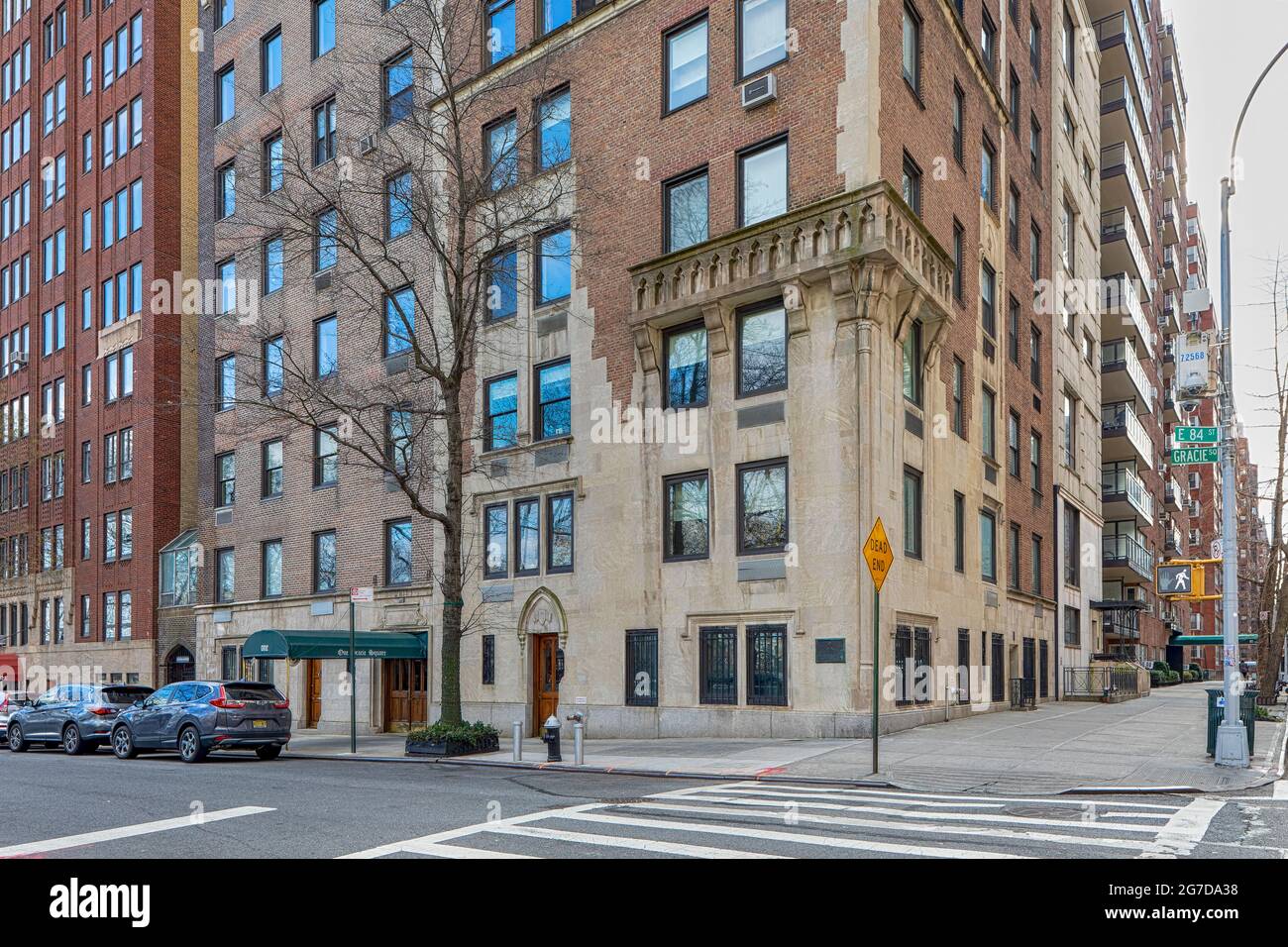 One Gracie Square High Resolution Stock Photography and Images - Alamy