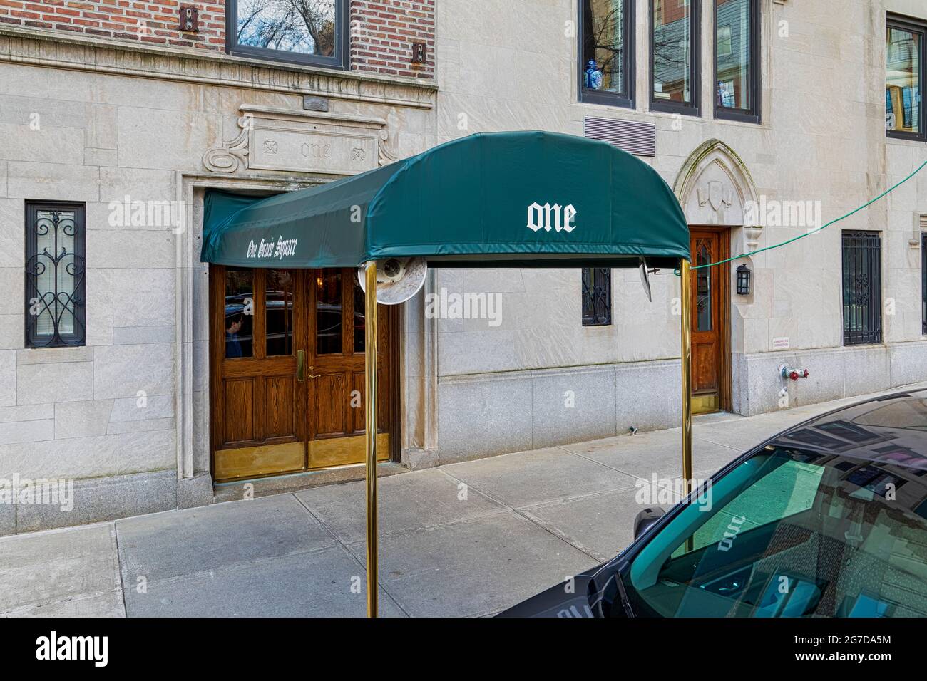 One Gracie Square is a Rosario Candela-designed apartment building on ...