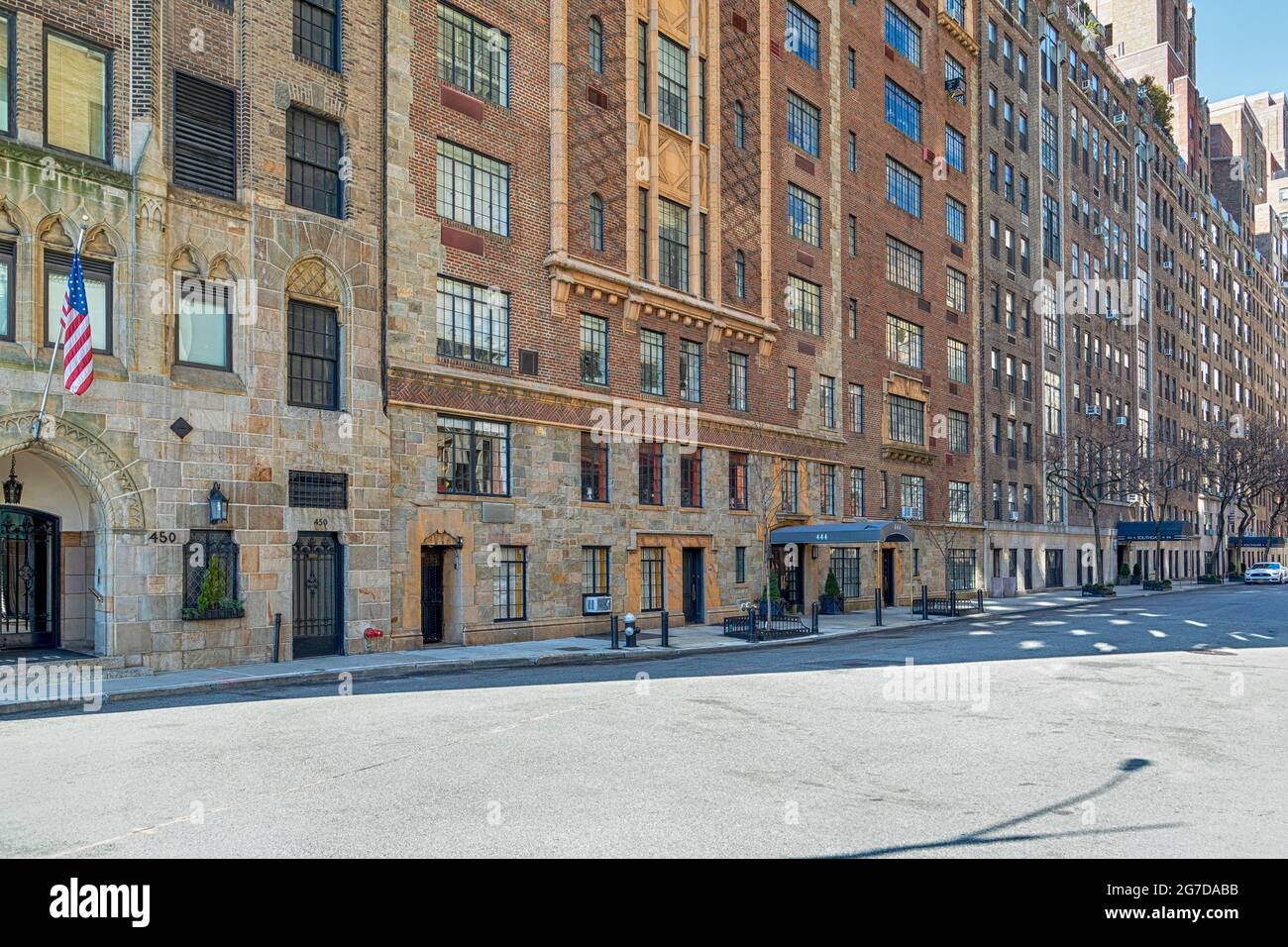 New york 52nd street hi-res stock photography and images - Alamy