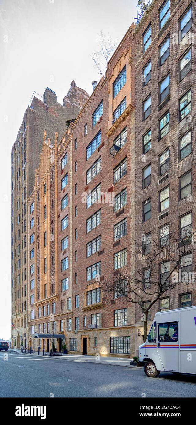 444 East 52nd Street, on a dead-end street Stock Photo - Alamy