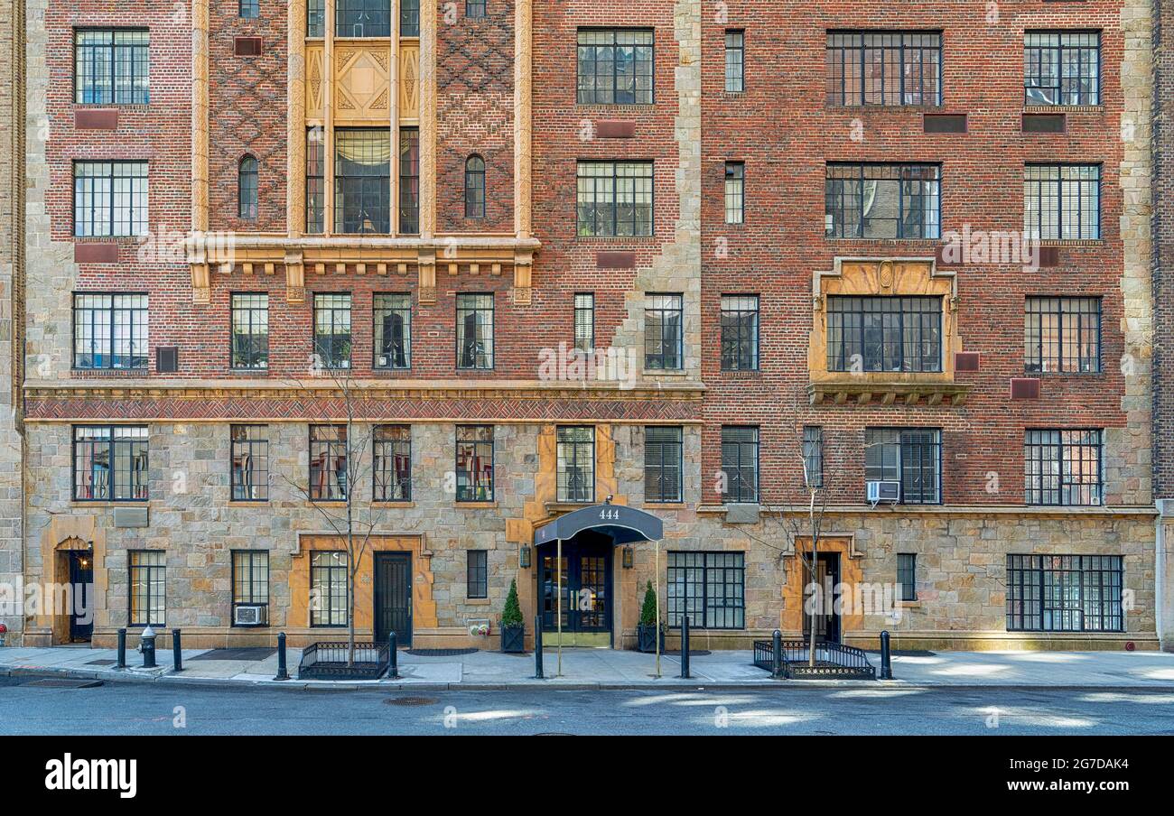 444 east 52nd street hi-res stock photography and images - Alamy