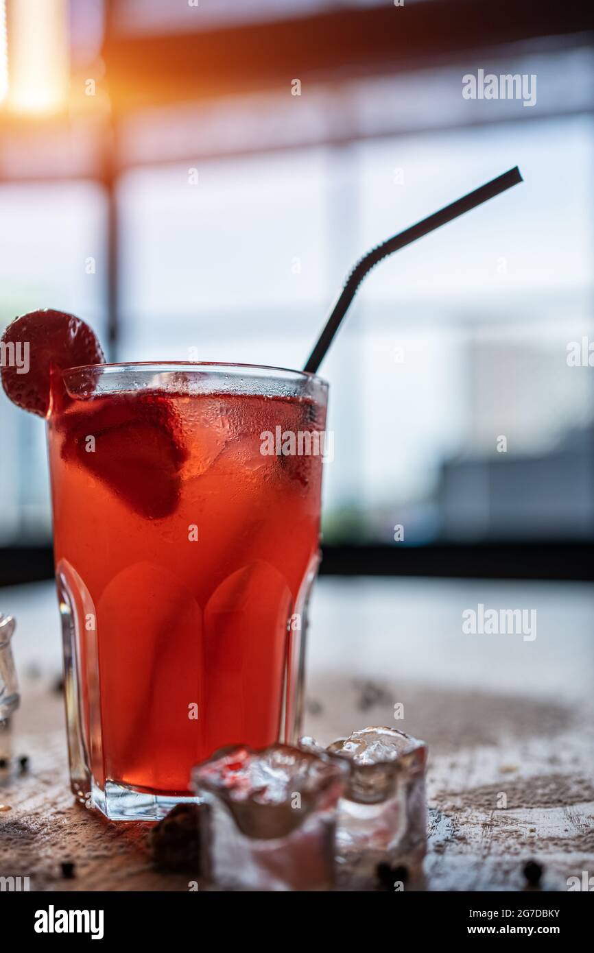 Lemonade drink , sun hi-res stock photography and images - Alamy