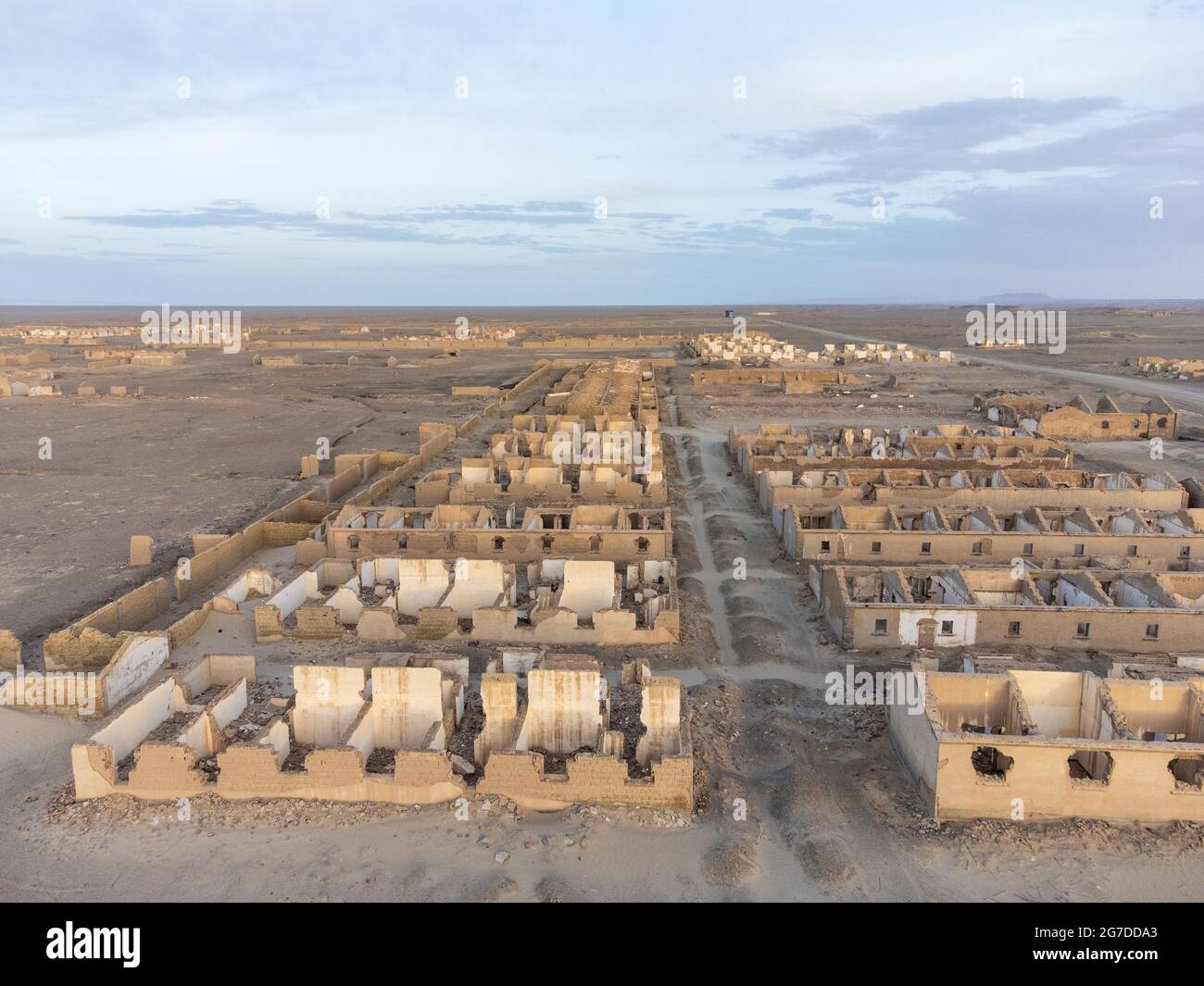 View of Lenghu. Located in Qinghai, China Stock Photo - Alamy